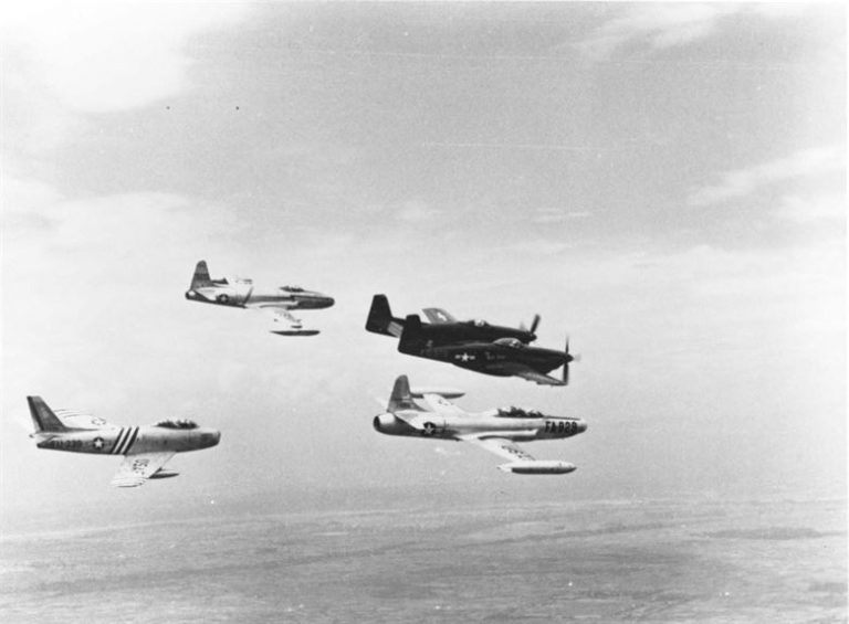 9 Top Facts About The F-82 Twin Mustang - Nuclear Companion: A nuclear ...