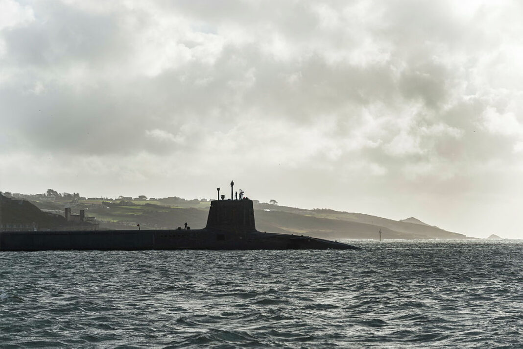 HMS Vengeance (S31) - Nuclear Companion: A nuclear guide to the cold war